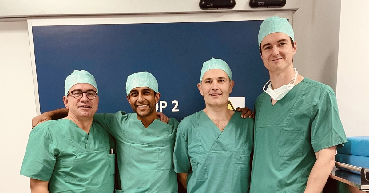 Visit to learn cartilage regeneration surgery in the hip - London Hip ...